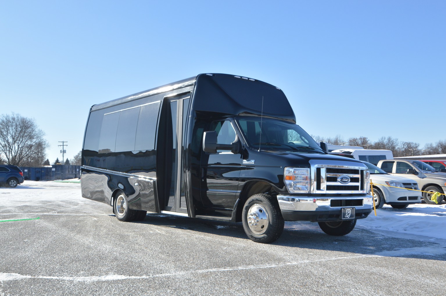 Cutaways: Shuttle, Tour, Paratransit, and Luxury - Soderholm Bus and ...